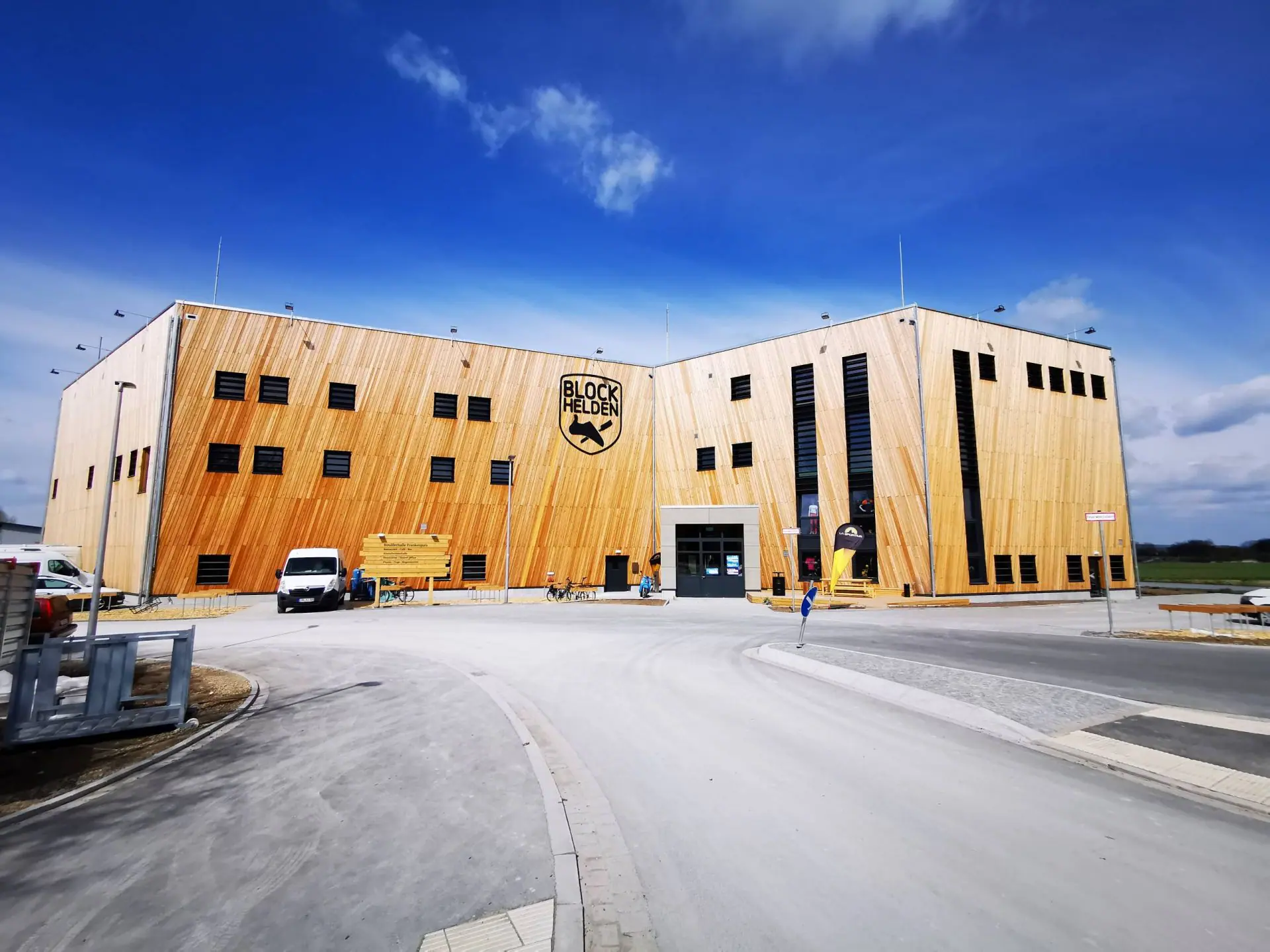 Boulderhalle Bubenreuth – größte Boulderhalle der Welt bei Erlangen ...